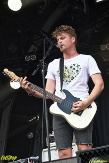 Pogo Car Crash Control | Live Photos | Lollipop Magazine